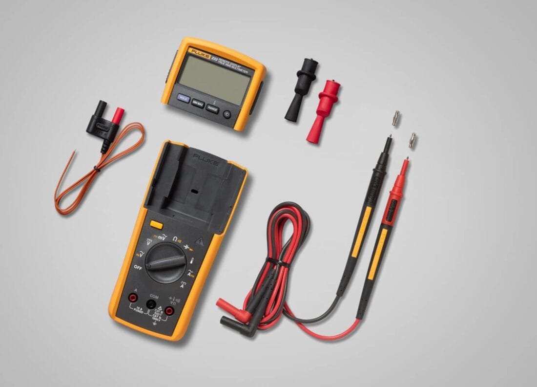 Fluke 233AKIT Remote Display Multimeter - SmashingApps.com
